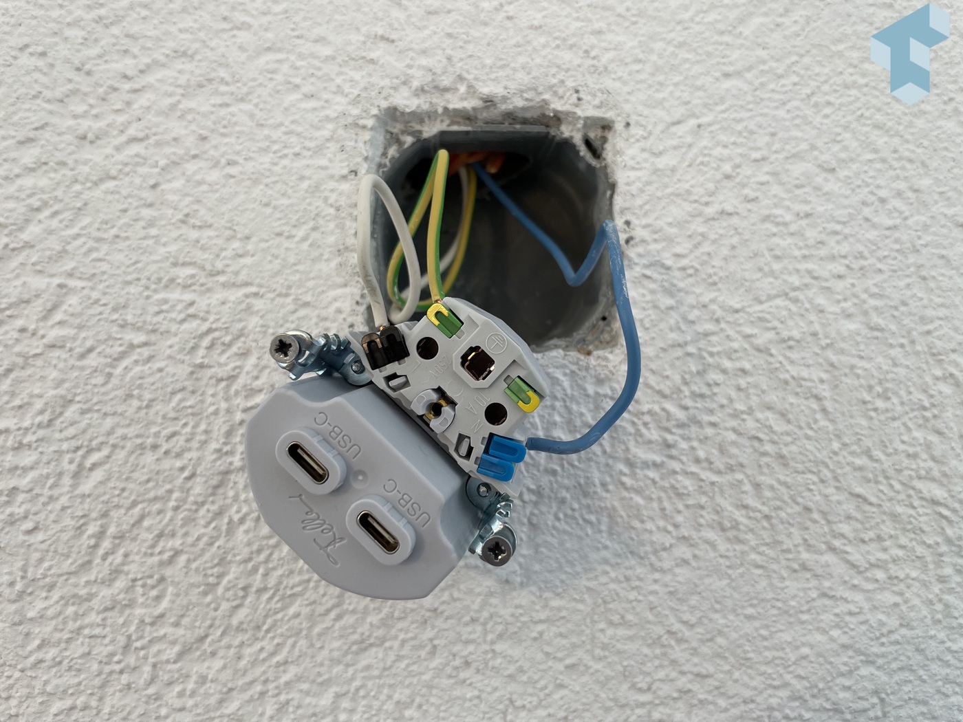 Schöne USB-C Ladelösung direkt in der Wand als Steckdose - Technikblog